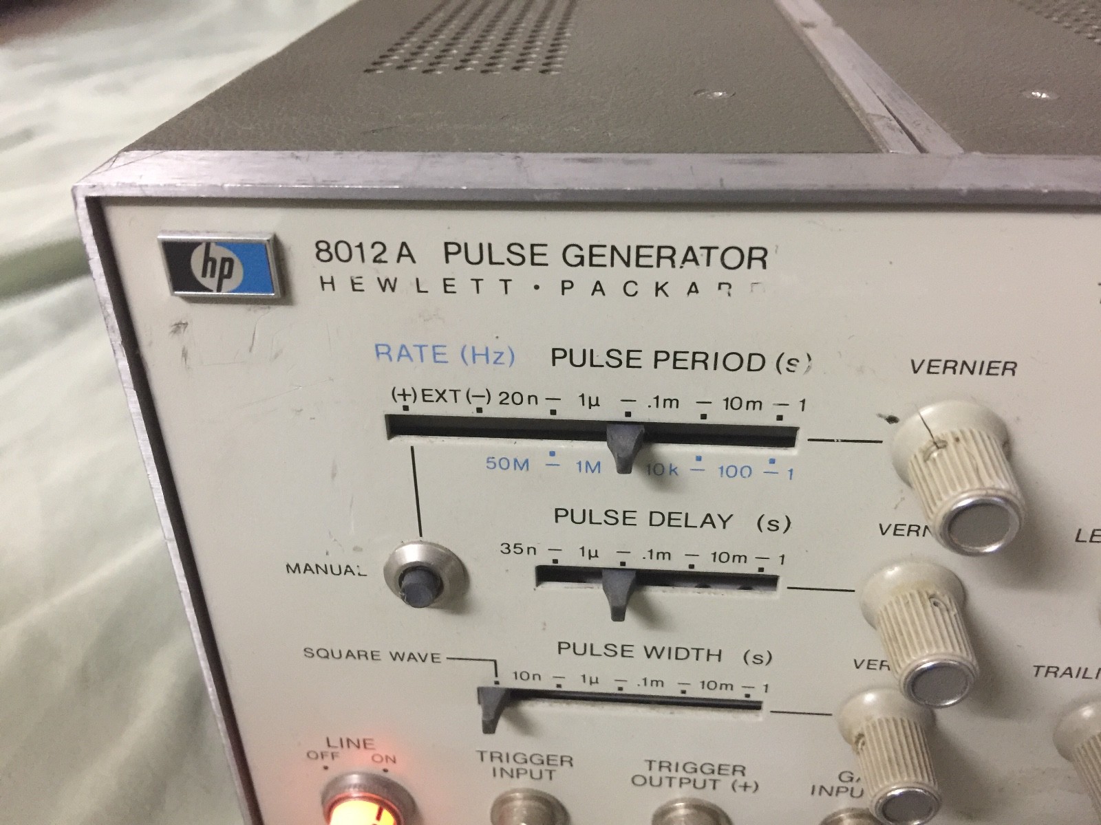 HP 8012A Pulse-Generator Rep.: 1Hz-50MHz, Output: max. 50 V; Risetime ...