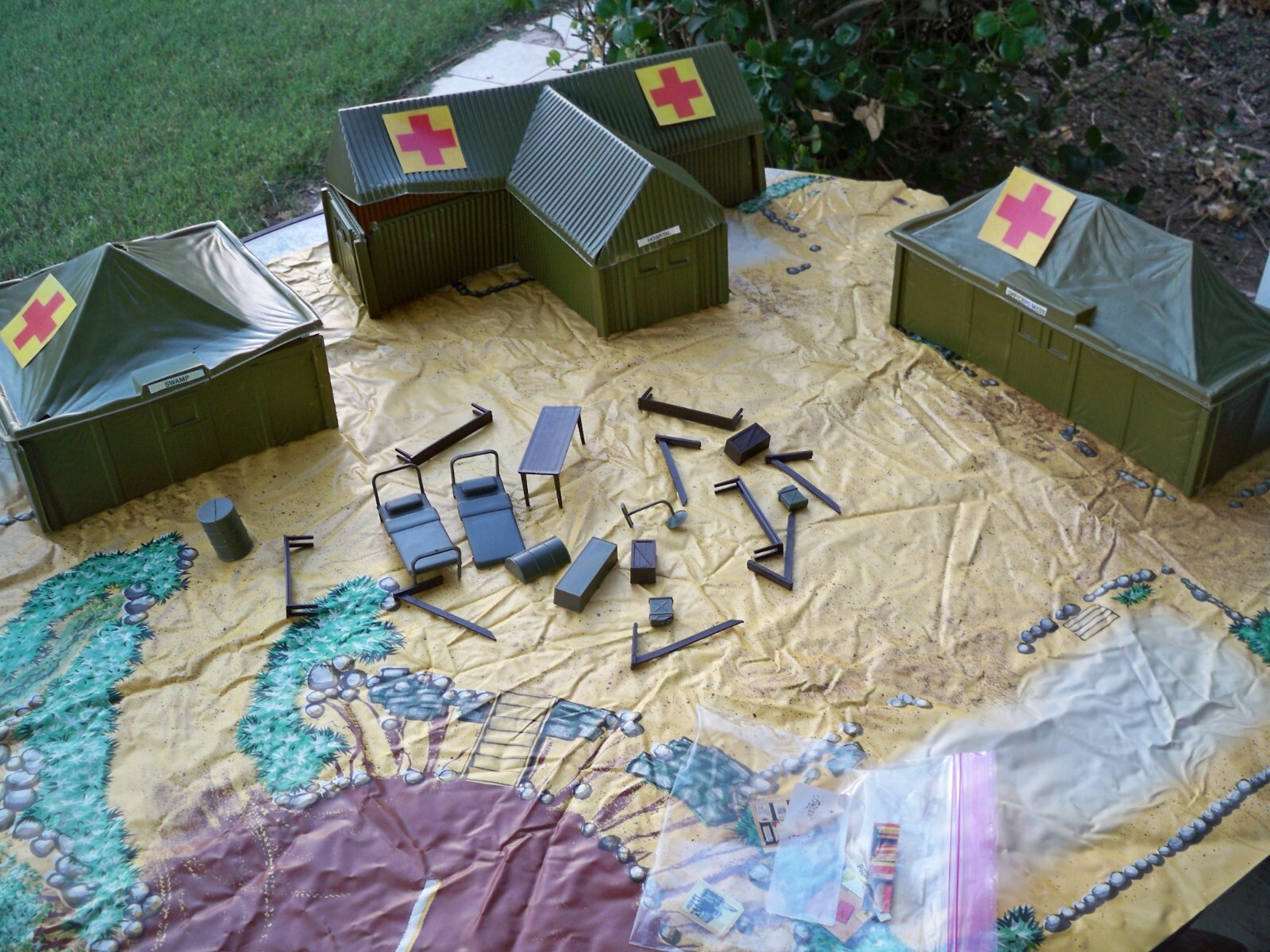 M*A*S*H Military Base Play Set (Tristar, 1982) USED NOT COMPLETE RARE ...