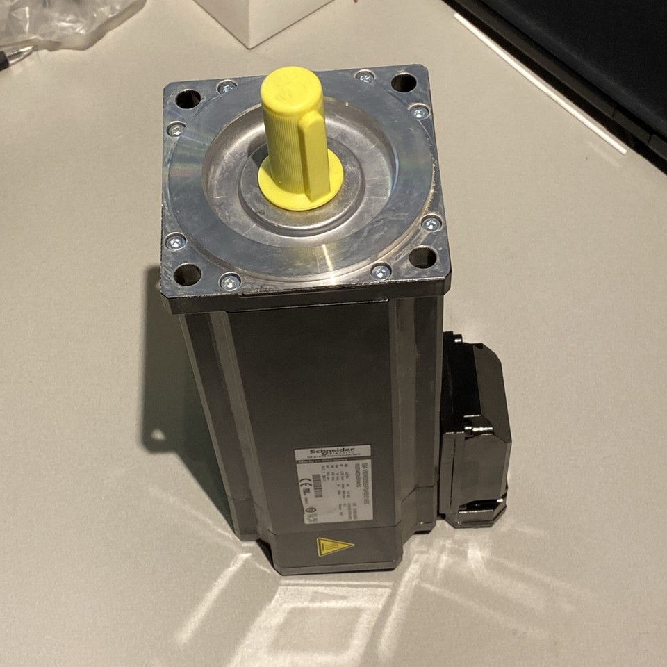 NEU ELAU Schneider SM-100-40-050-P0-45-S1-B0 Servomotor 400V 4000RPM ...