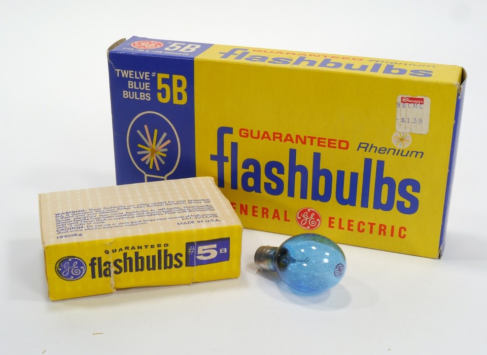 Vintage Sylvania Blue Dot 25B Flashbulbs & GE 5B Rhenium Flashbulbs ...