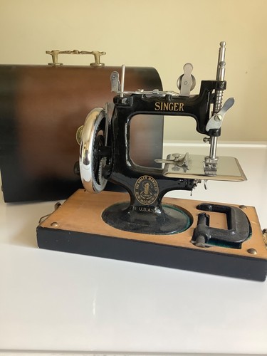 RARE Vintage Singer Sew Handy Model 20 Sewing Machine W/Wooden Case | eBay