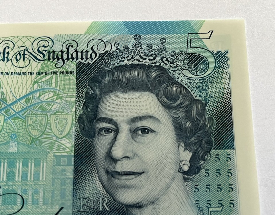 FIVE POUND NOTE AA01 RARE MINT uncirculated year: 2015 Queen Elizabeth ...