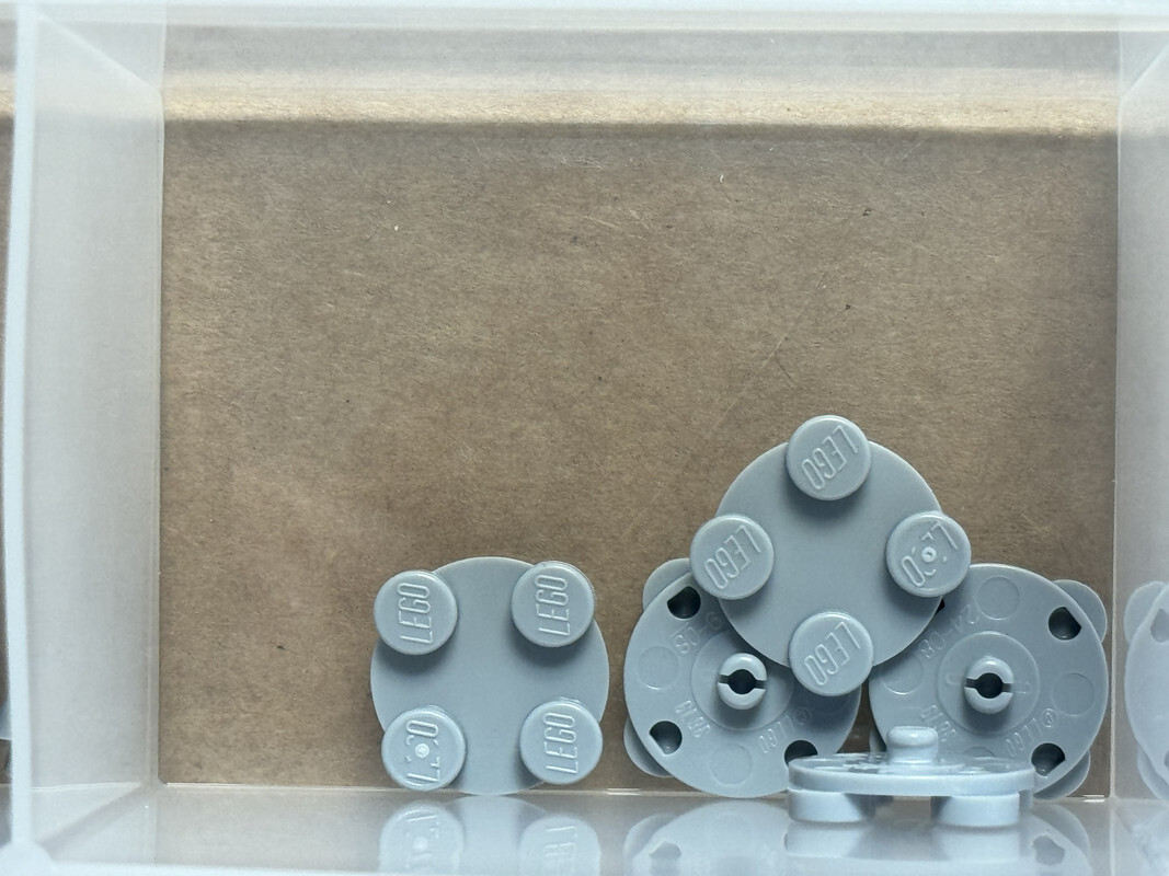 LEGO Parts - Light Bluish Gray Turntable 2 x 2 Plate, Top - No 3679 ...