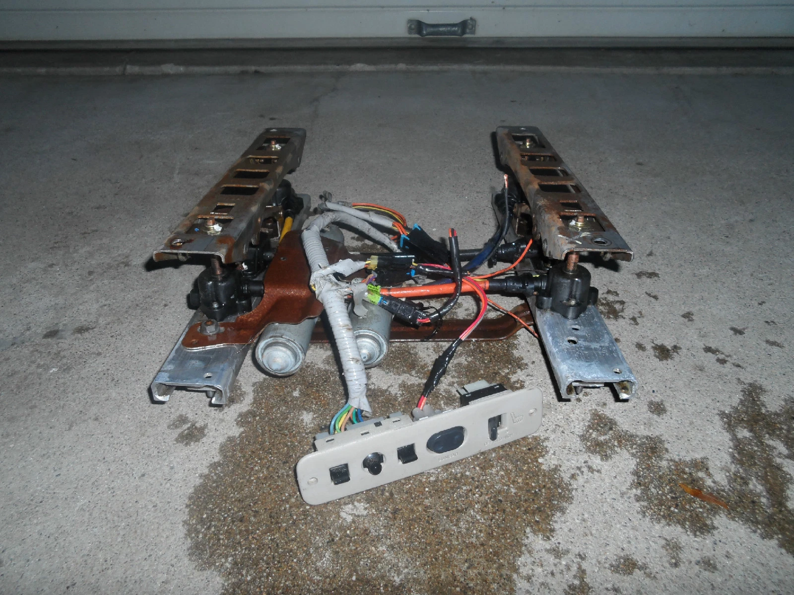 Retrofit 1999 Escalade Power Seat Base into 70-72 GS? | V8buick.com