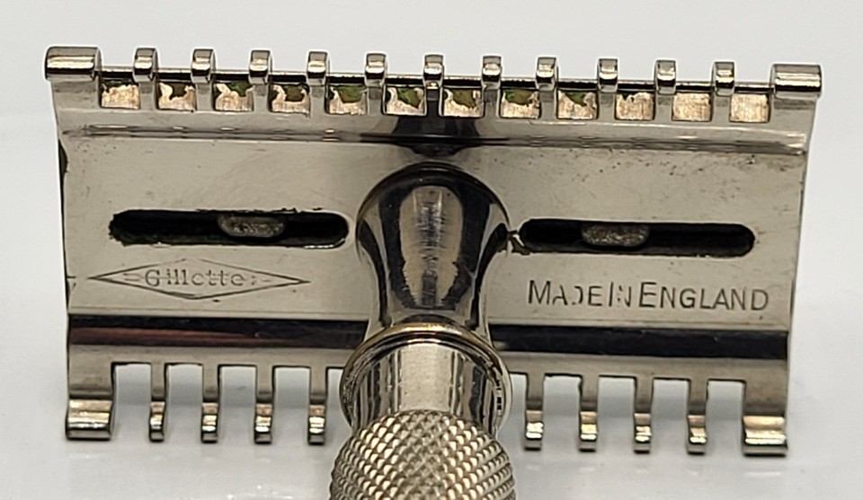 Vtg Gillette Service Set Tin Litho Shipper England NEW Flat Bottom #11 ...