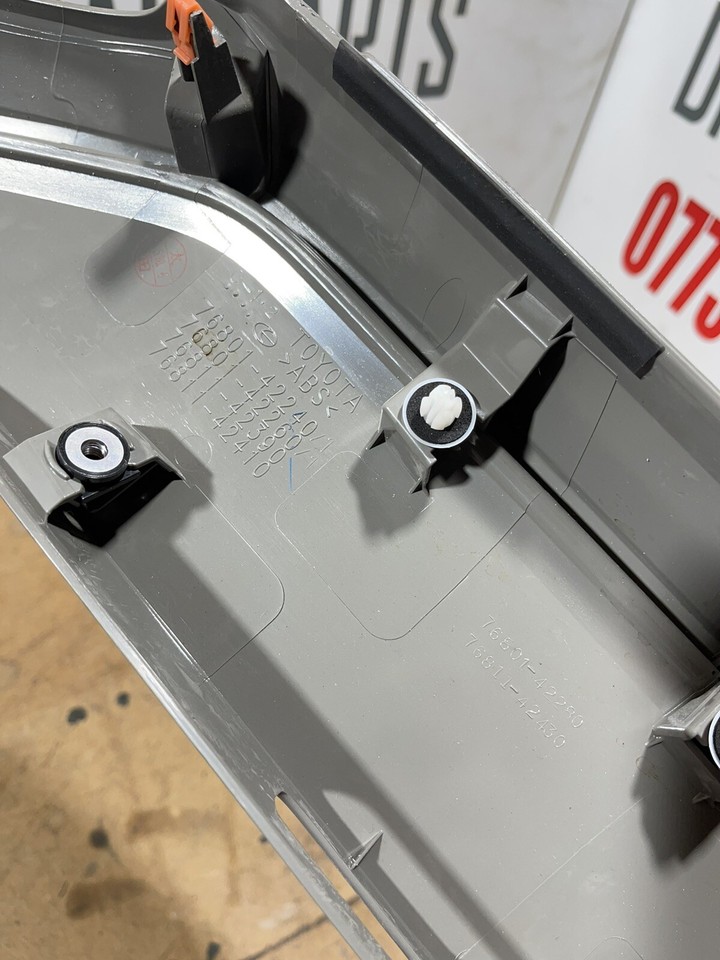 TOYOTA RAV4 MK5 2018-ON TAILGATE TRIM PANEL LICENSE PLATE LIGHT ...