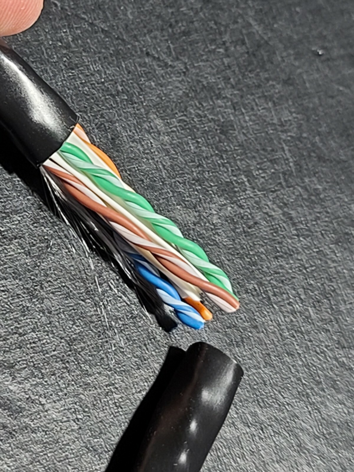 Belden 7927A CAT6 U/UTP DataTuff Bonded 600MHz Network Cable CMR Black ...