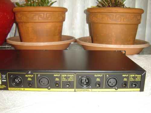 Tapco Mackie SQ-2, Squeeze, 2 Channel Compressor Limiter Gate, Rack | eBay