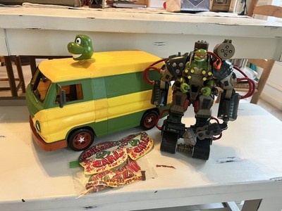 2006 TMNT Cowabunga Carl Pizza Party Van an TMNT motorized battle suit ...