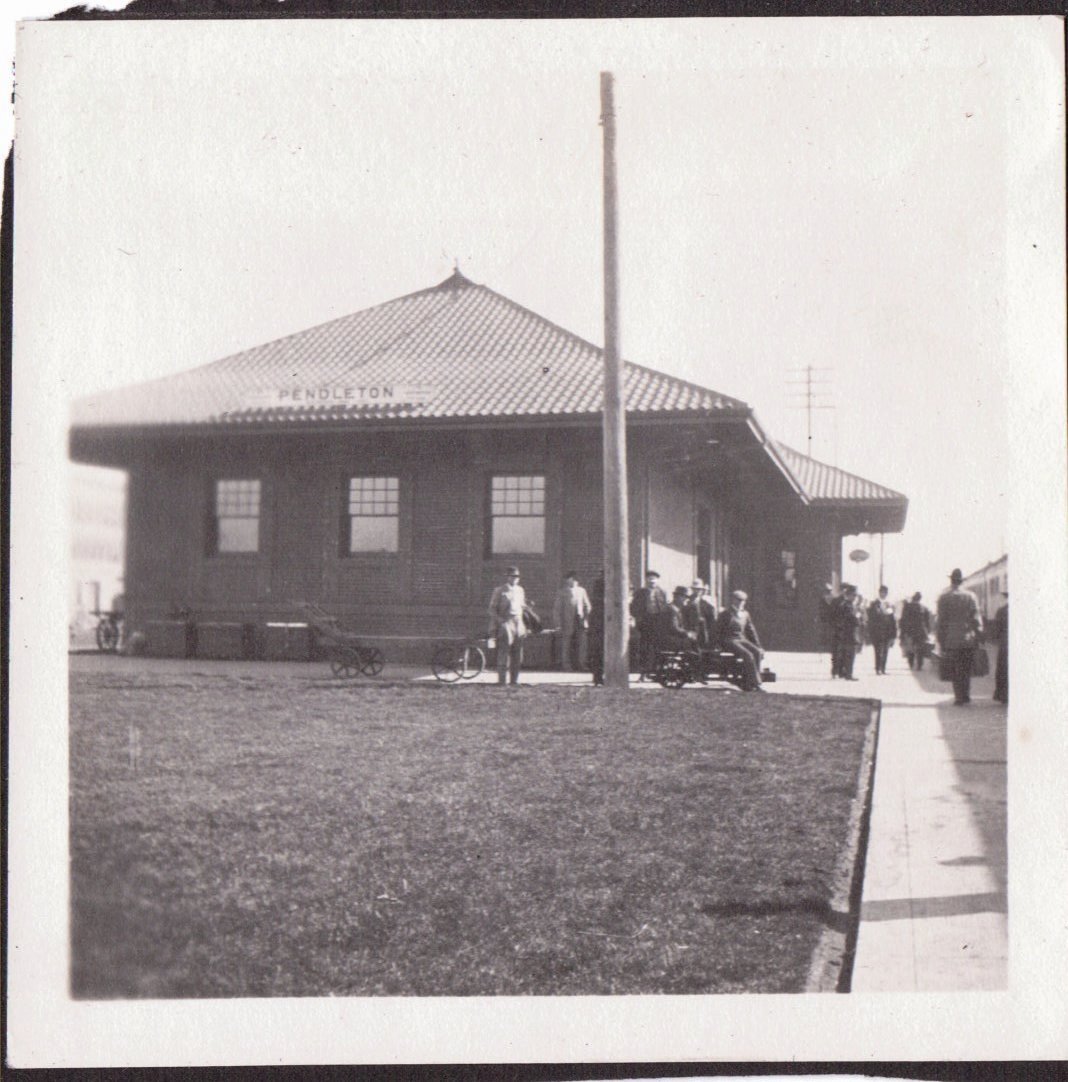 VINTAGE 1915-16 PENDLETON OREGON RAILROAD STATION RAILWAY DEPOT OLD R.R ...