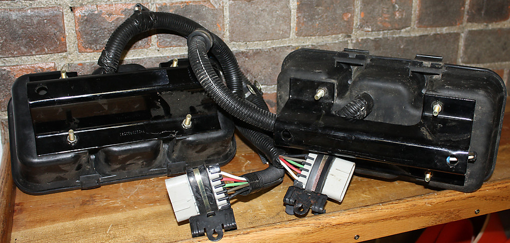 Truck-Lite Trailer Light Assembly Pair of L&R w/ Brackets R-S1 SAE A(2 ...