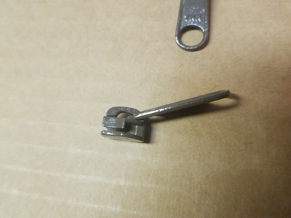 Pair of YKK #5 C 5C Sliders Zipper Pull Tab Metal Large Non-Lock OLIVE ...