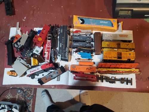 MODEL TRAIN CLEARANCE: Locomotives, Carts, Terrain, Varying Brand ...