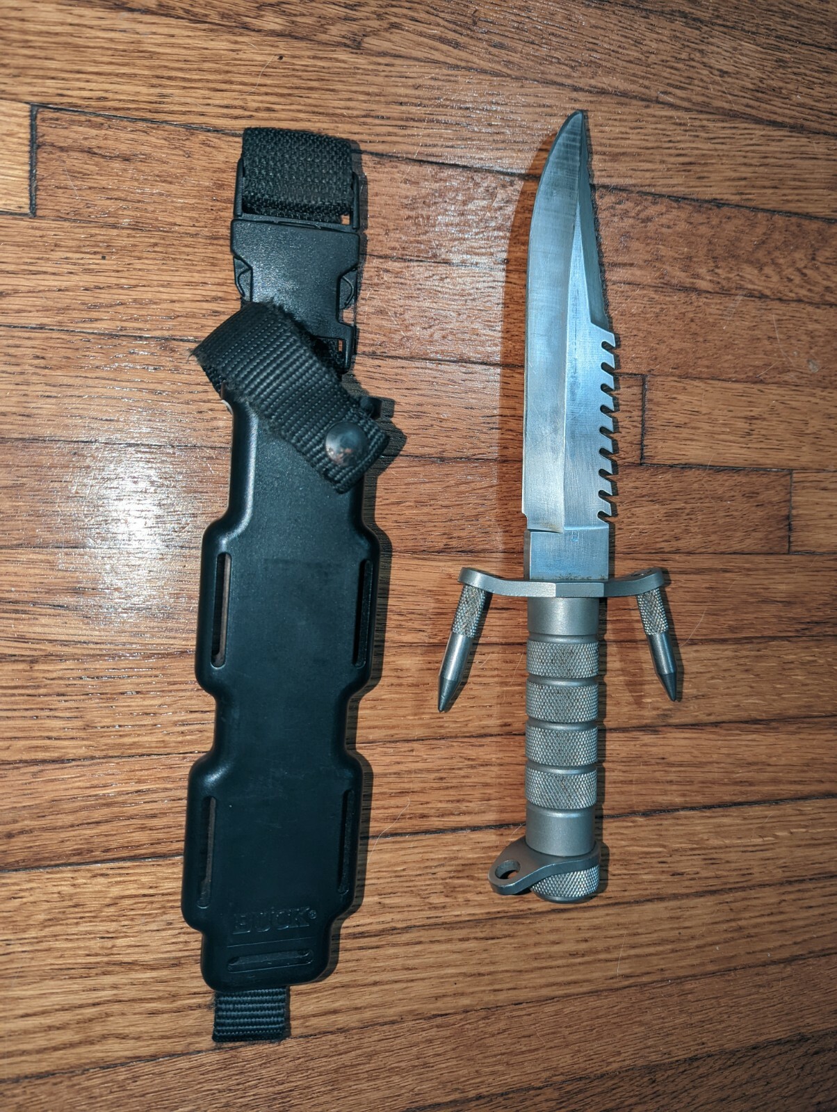 Buck 184 Buckmaster Survival Knife for sale | Only 4 left at -70%