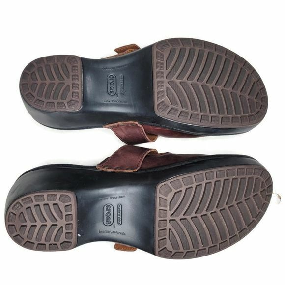 Crocs cobbler buckle brown leather mule clogs size 10 - Gem