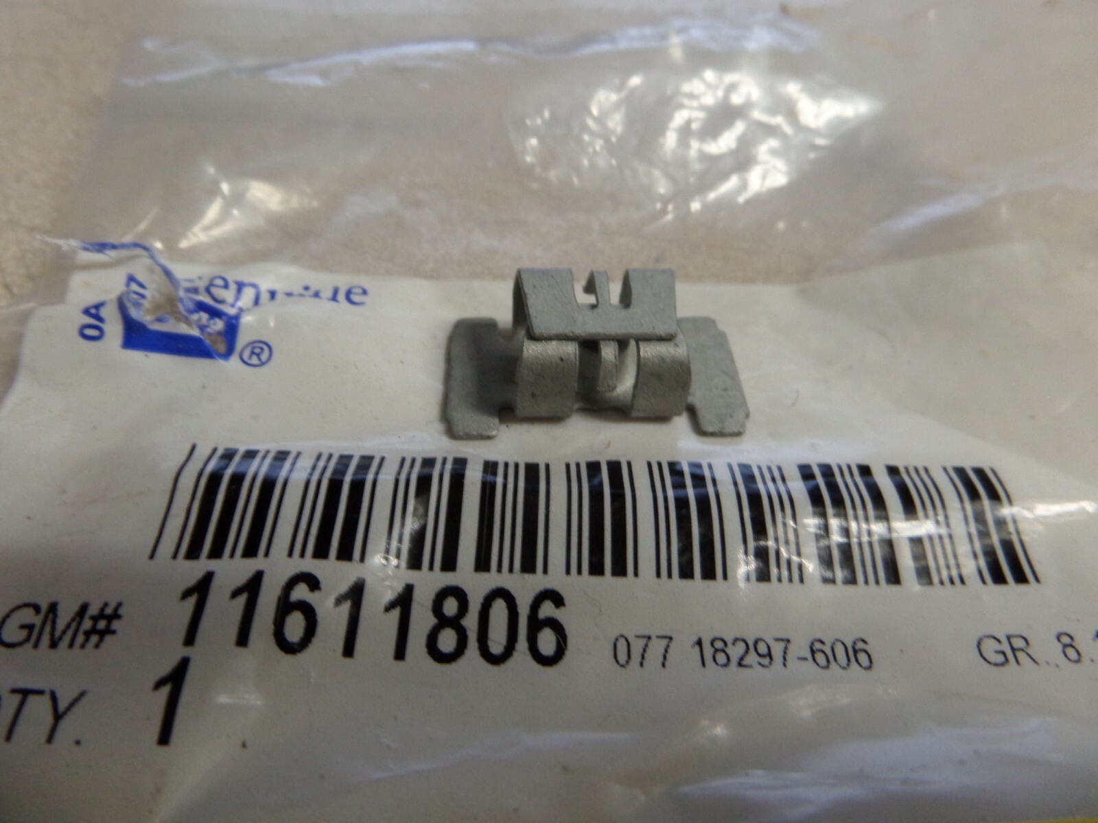 NOS GM Upper Trim Splash Shield Panel Nut 2016-2021 Chevrolet Camaro ...