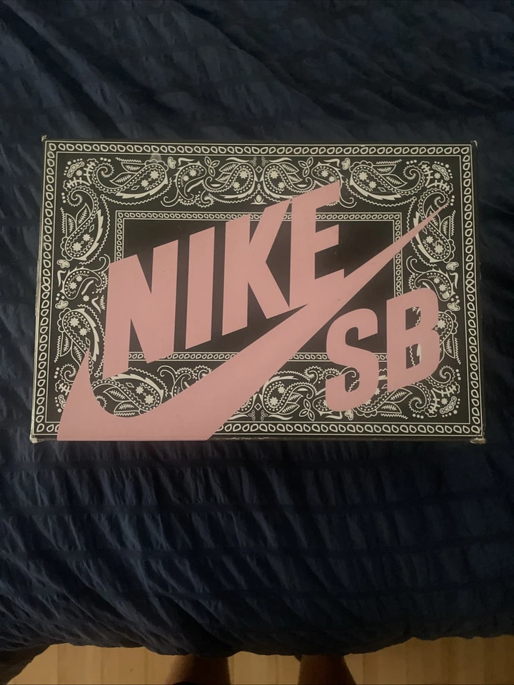 Nike Travis Scott x SB Dunk PRM QS Low Cactus Jack - Special Box for ...
