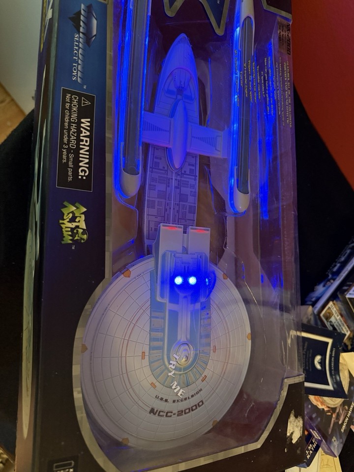 U.S.S Excelsior NCC-2000 Star Trek Diamond Select Starship Legends Art ...