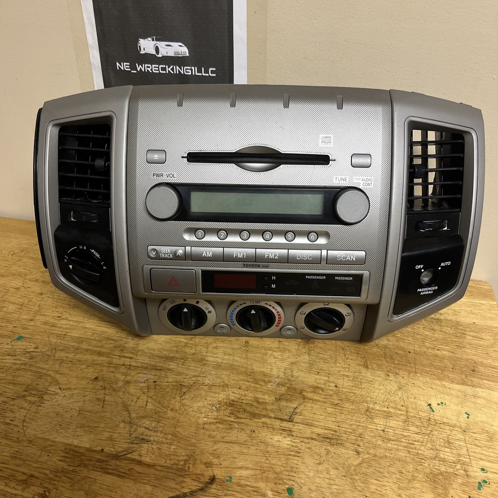 05-06 Toyota Tacoma AM FM Radio Single Disc CD 86120-04140 Face A51809 ...