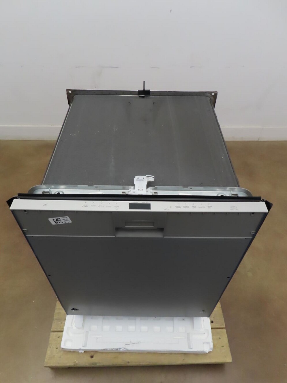 Thermador Emerald Series DWHD560CPR 24" Fully Integrated Smart ...