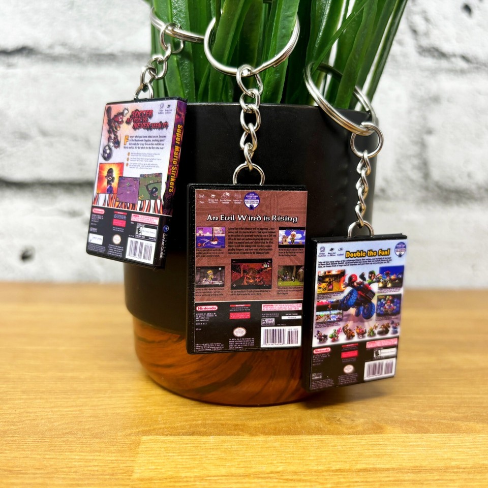 Nintendo GameCube Mini Game Case Keychain | Glossy | Key Chain ...