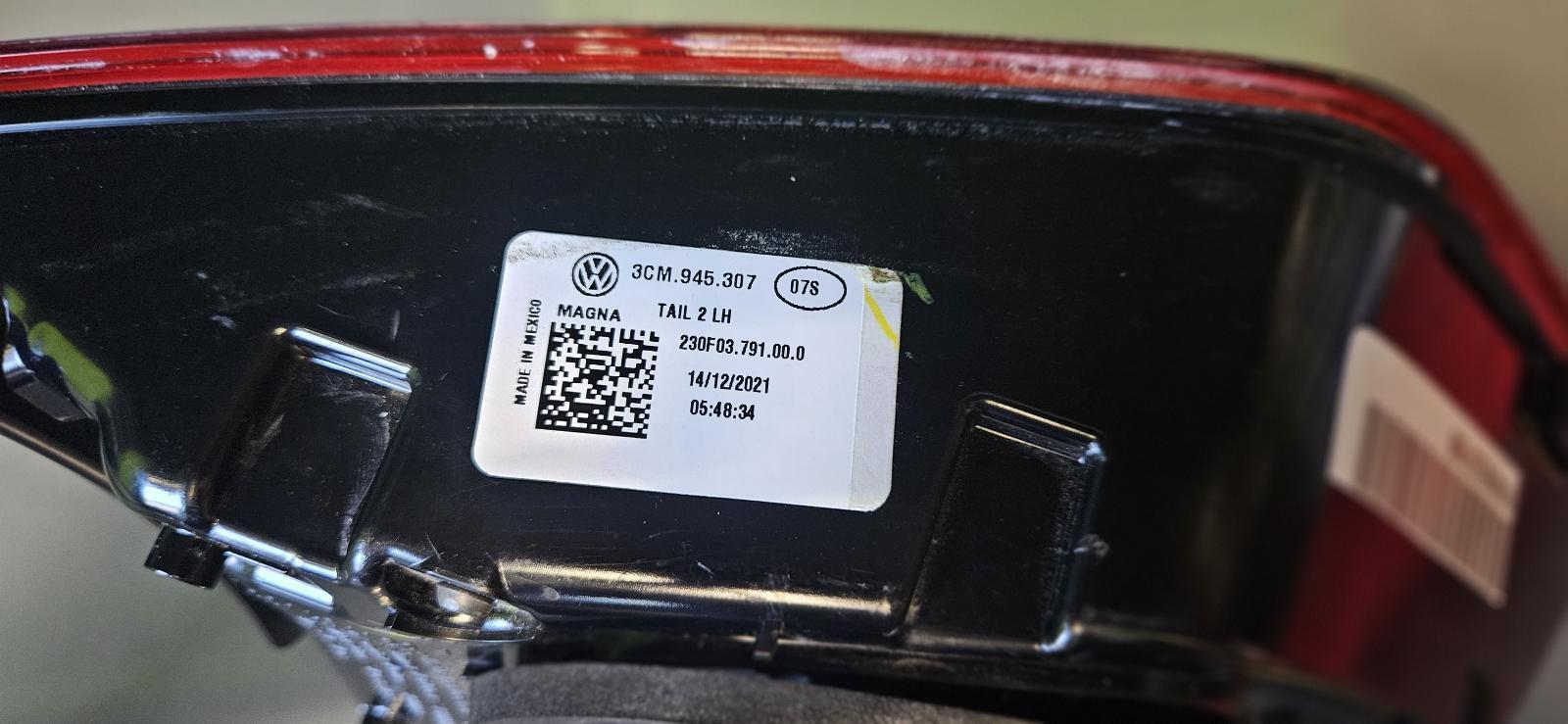 2020 Volkswagen Atlas Cross Sport LH Driver OEM Rear Inner Tail Light ...