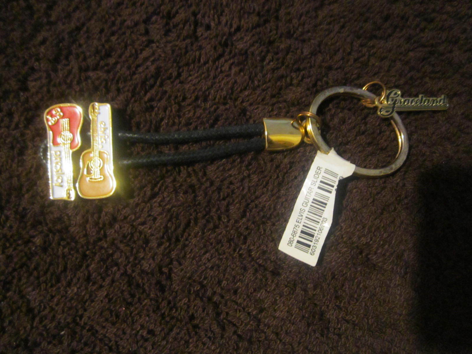 ELVIS PRESLEY GOLD TONE KEYCHAIN KEY RING WITH GUITARS & GRACELAND ...