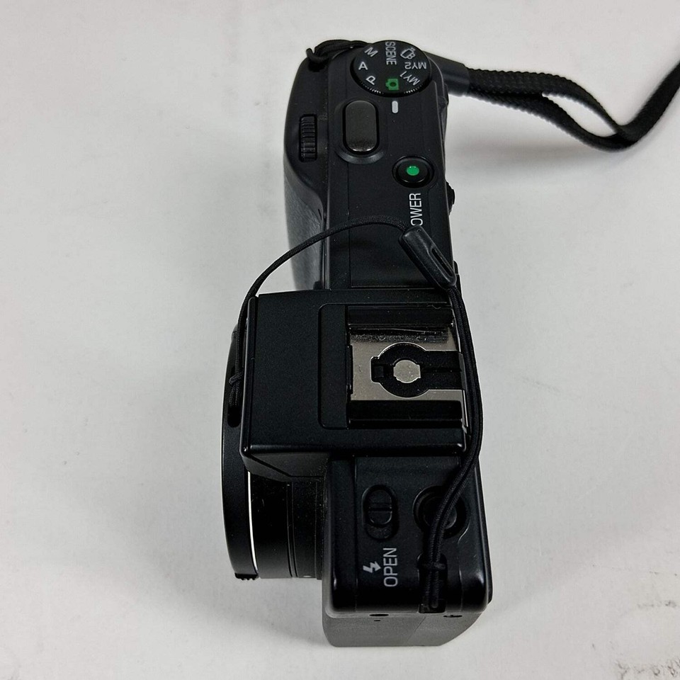 Ricoh Caplio GX100 GX100 10MP Digital Point-and-Shoot Camera | eBay