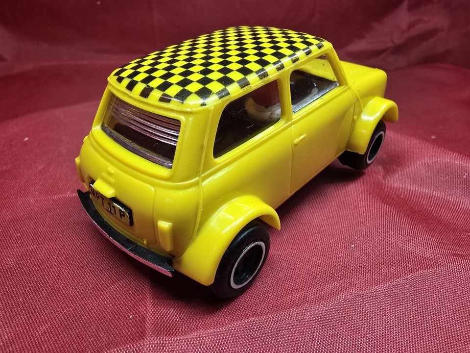 Scalextric Mini Cooper Yellow White Chequered Roof # 1:32 **FREE UK P&P ...