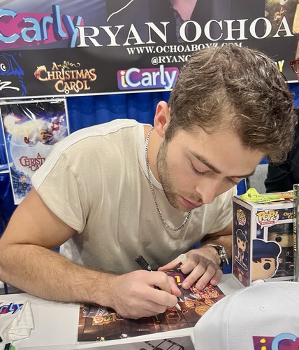 Ryan Ochoa hand signed Chuck Chambers iCarly photo auto Nickelodeon | eBay