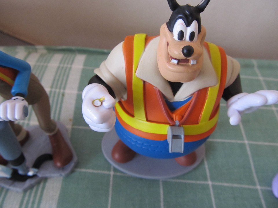 Disney set of 9 PVC figures Mickey Minnie Donald Pluto Goofy ...