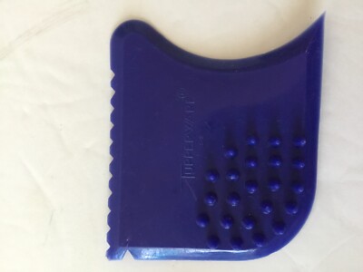 Tupperware Scrape Em All Cake DecoratorKitchen Gadget Scraper Scrubber ...