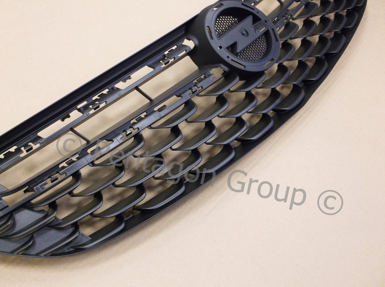 New Genuine Vauxhall Astra K MK7 2016>On Front Radiator Grille 39089229 ...
