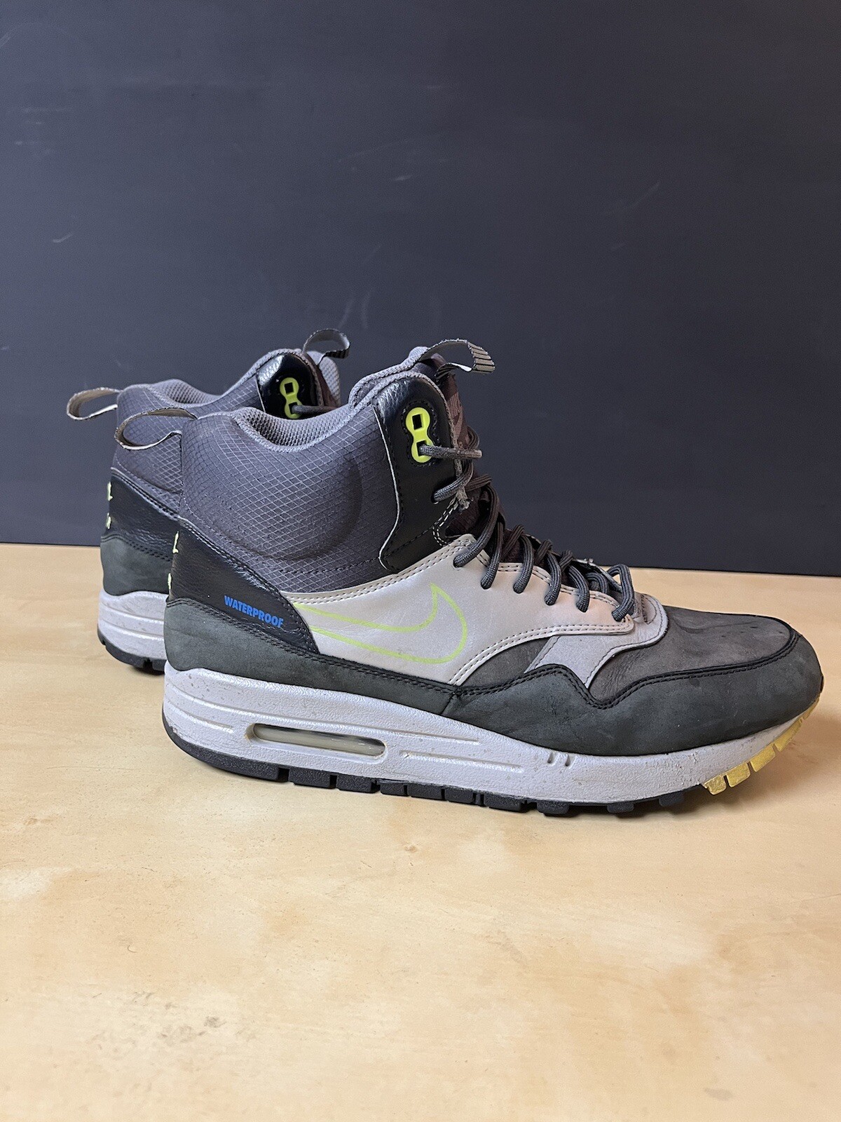 Nike Air Max 1 Mid Sneakerboot waterproof Black Volt … - Gem
