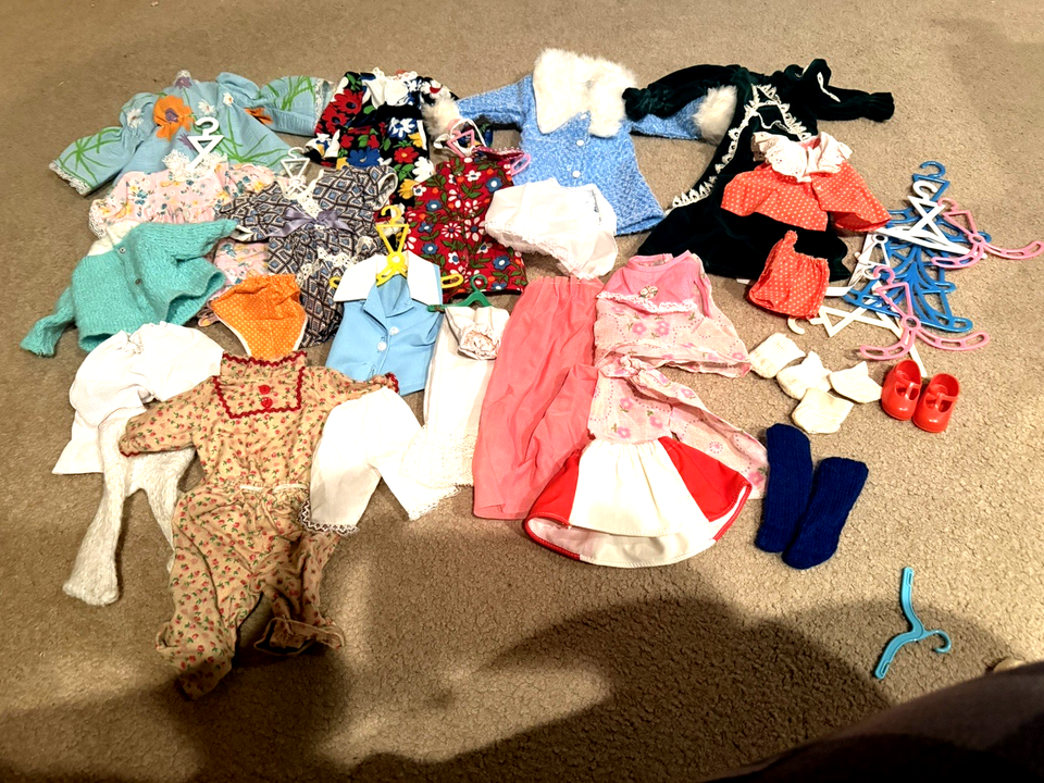 Ideal Crissy and Cinnamon dolls with clothes/accessories and doll case ...