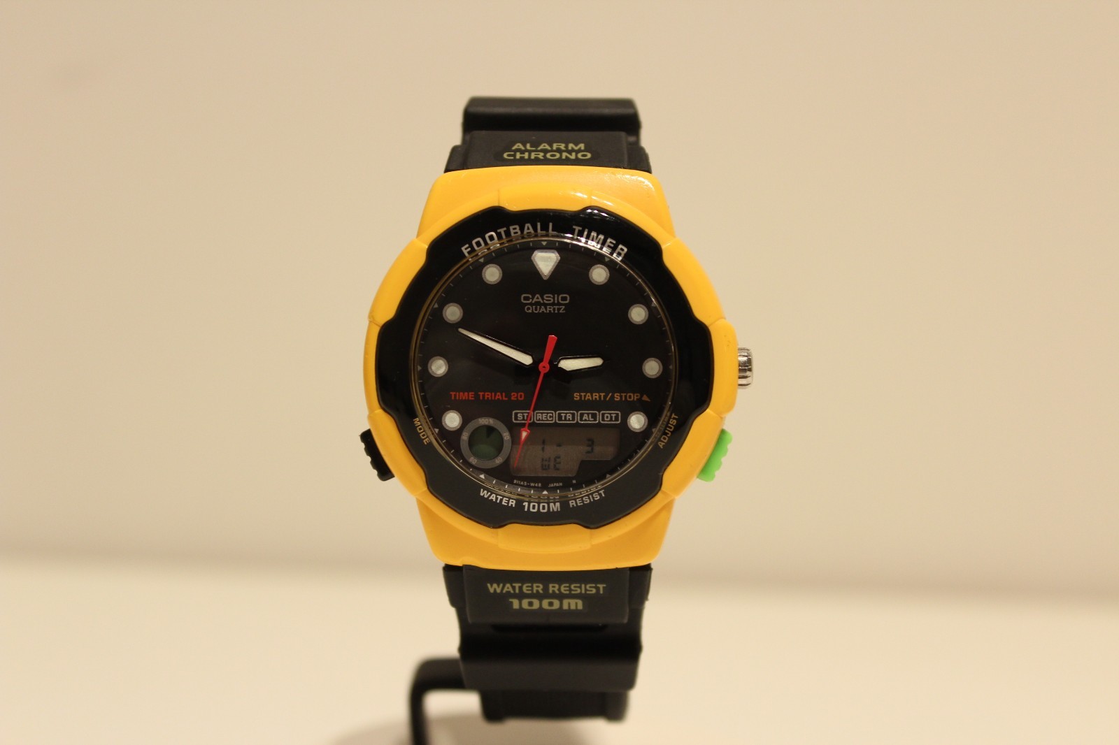 VINTAGE RARE YELLOW DIGITAL MEN'S ALARM WATCH"CASIO" FOOTBALL TIMER FBT ...