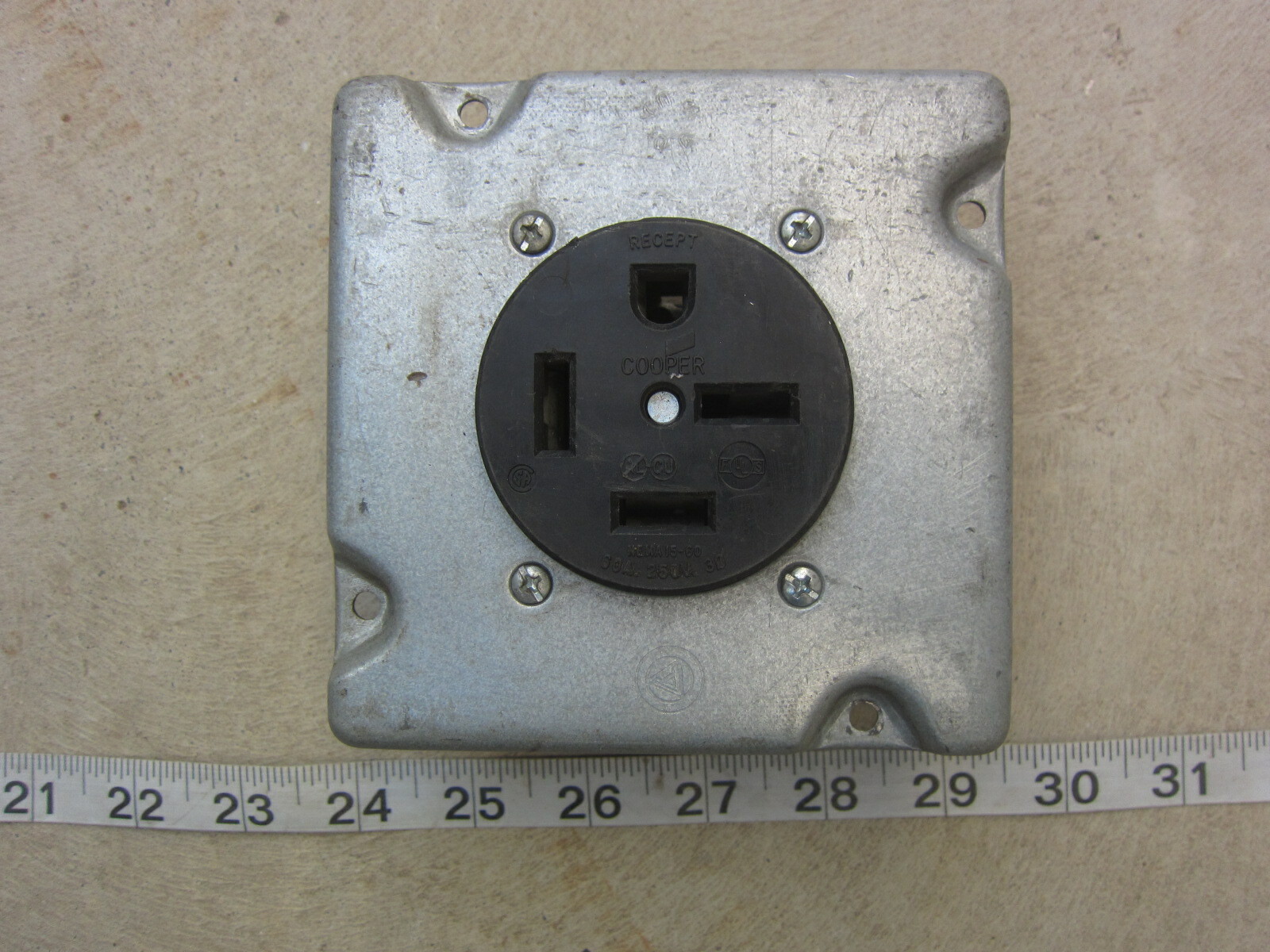 Cooper 60A 250V 3Ø Hubbell 8460A Style Receptacle 15-60R w 4-11/16 ...