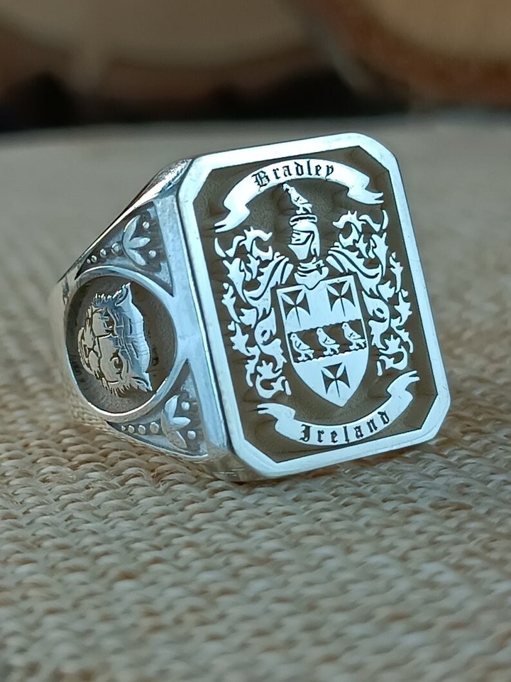 Custom Family Crest Ring, Engraved Coat of Arms Signet Ring, Sterling ...