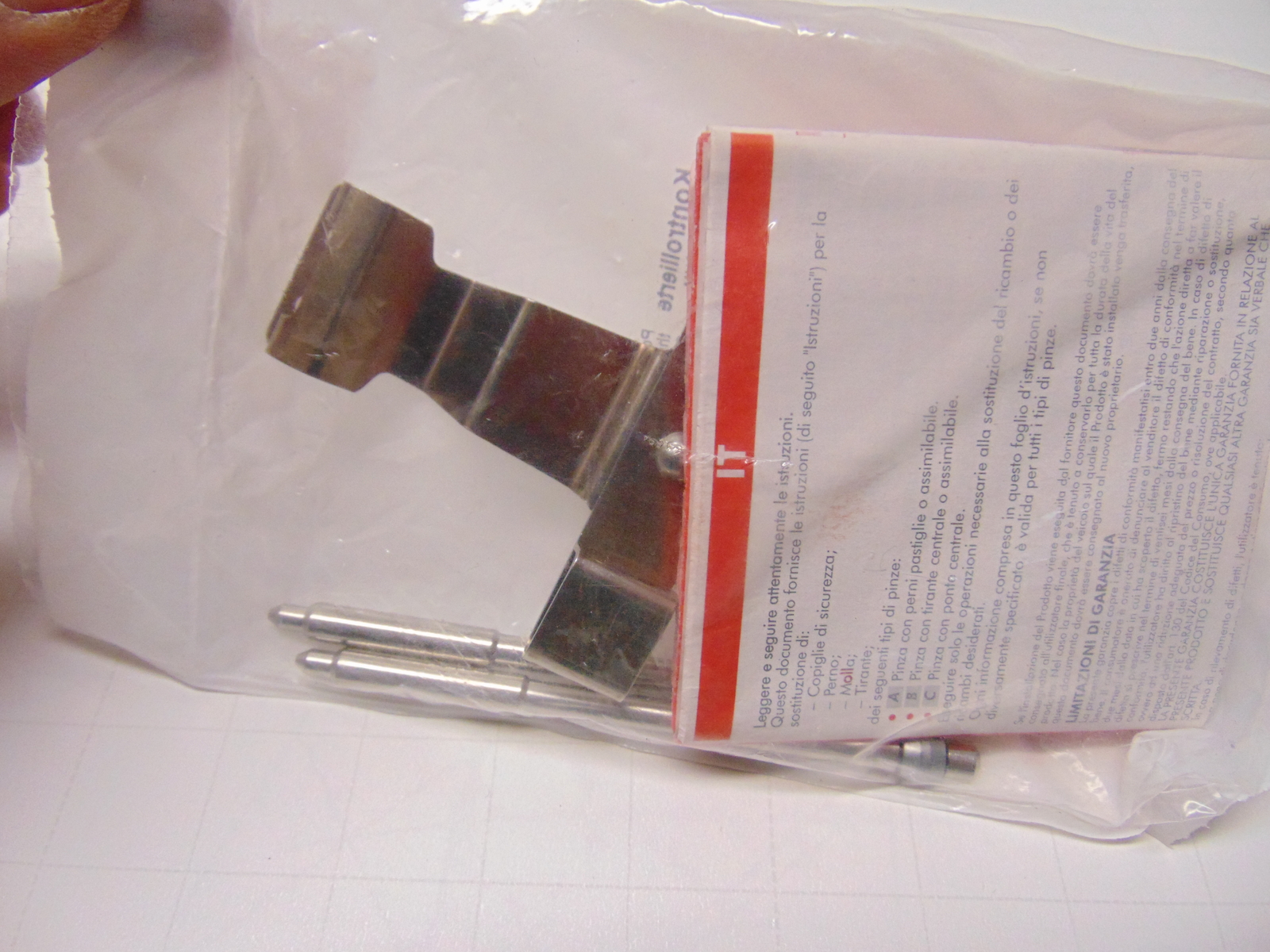 New Genuine Porsche Macan Audi Q5 Front Brake Pads Spring Sliders ...