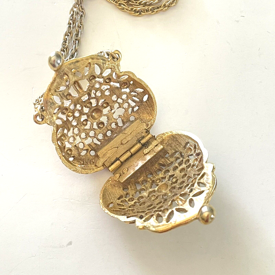 Vtg ART Filigree Purse Sachet Locket Pendant Victorian Style Kiss Lock ...