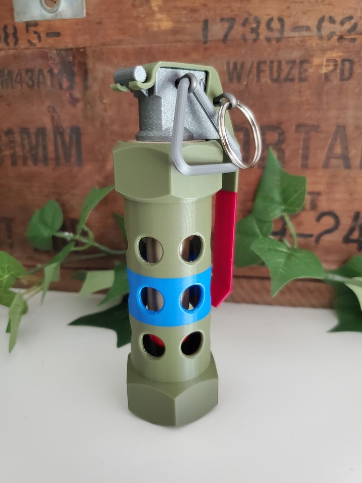 FAKE M84 Stun Flashbang Concussion Grenade - Accurate Size Plastic ...