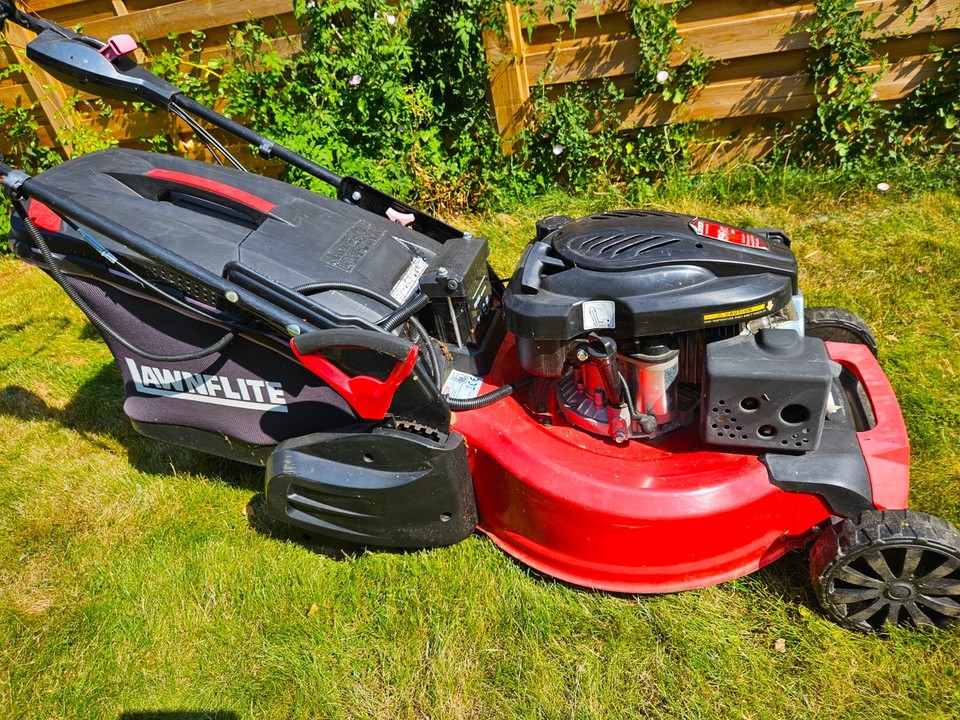 Lawnflite LRM21PDRES 21″ Cut Electric Start Self Propelled Roller Mower ...