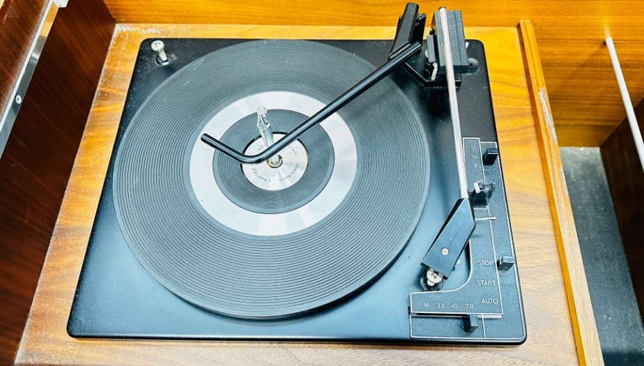 Super 70’s Decca SRG788 Teak Cabinet Record Player Radiogram Cool Vibes ...