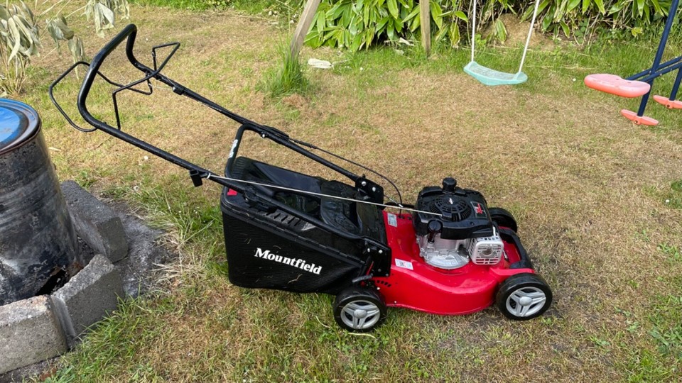 MOUNTFIELD SP185 46CM 125CC SELF-PROPELLED ROTARY LAWNMOWER | eBay