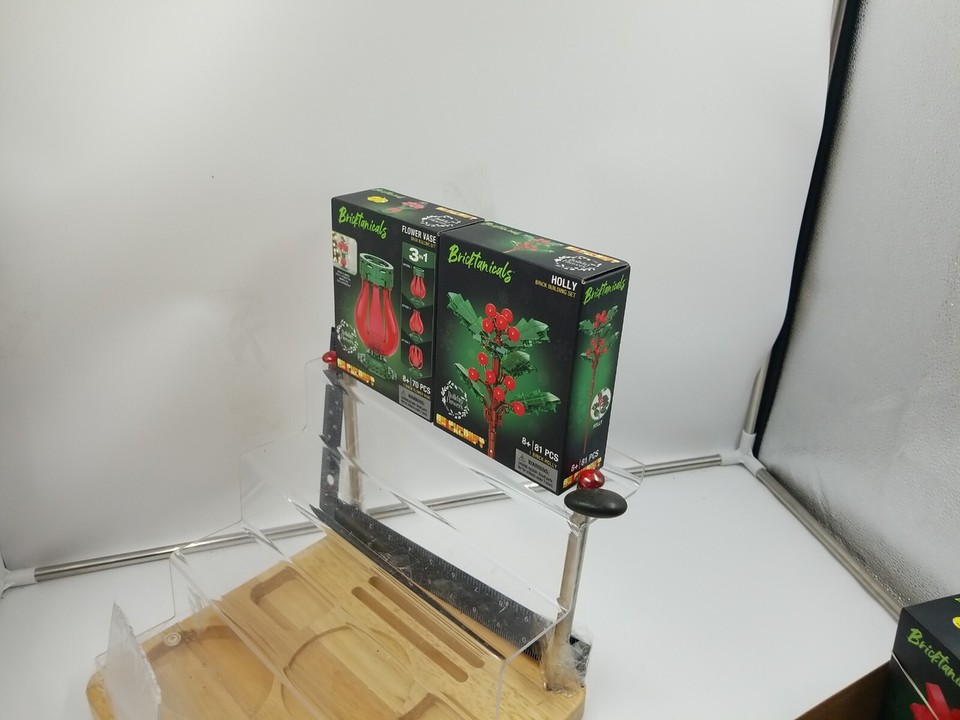Bricktanicals RED Flower Vase Brickcraft Holiday & HOLLY Brick Building ...