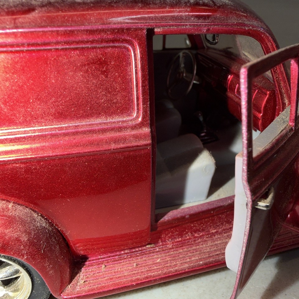 JADA SHOWROOM FLOOR 1939 CHEVY SEDAN DELIVERY 1:24 RED WITH CHROME ...