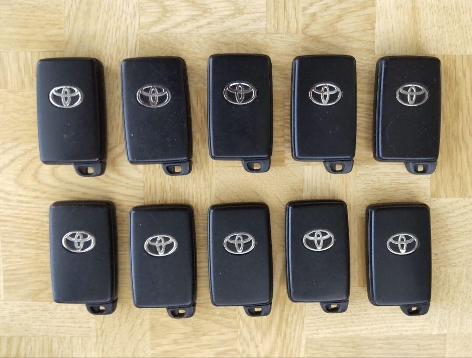 Toyota Axio Corolla RAV 4 Vitz Yaris 2 Button smart Key 10Pc 271451 ...