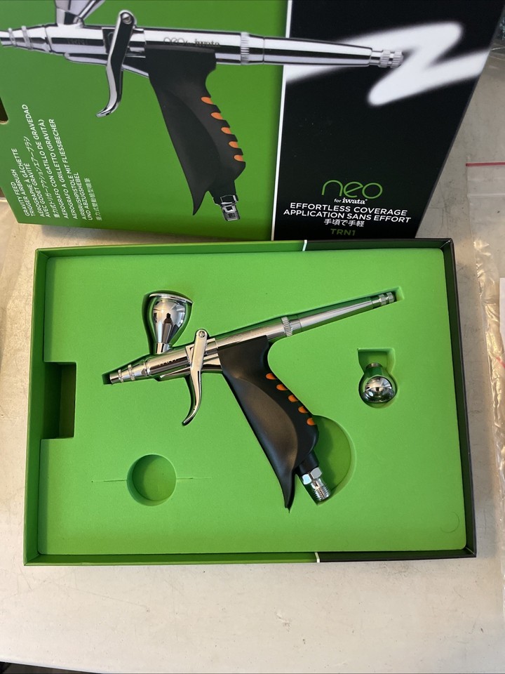 Iwata Ninja Jet Airbrush Compressor & Iwata Neo TRN1 Airbrush Spray Out ...