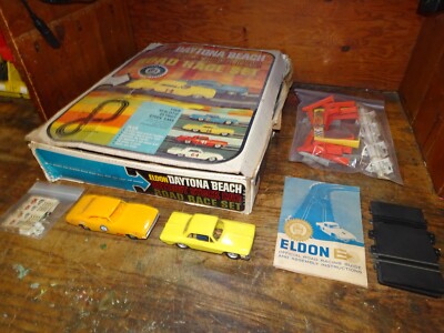 1963 ELDON DAYTONA BEACH RACING SET 1/32 SLOT CAR SET CARS 26 PC TRACK ...