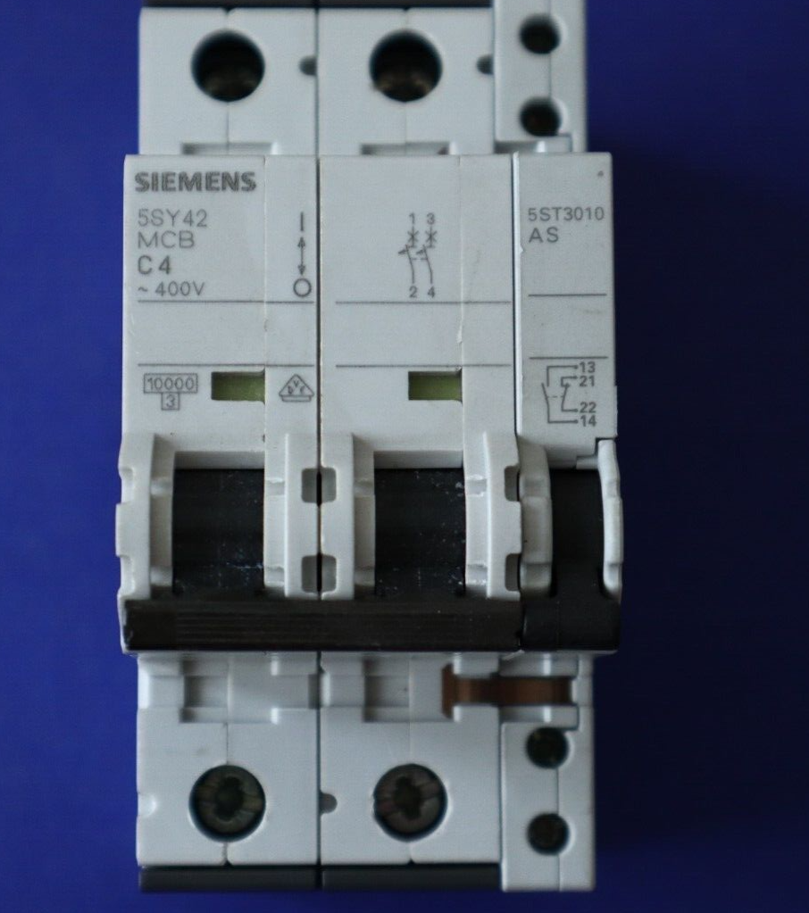SIEMENS Leitungsschutzschalter/ 5SY4204-7 + Hilfsstromschalter 5ST3010 ...